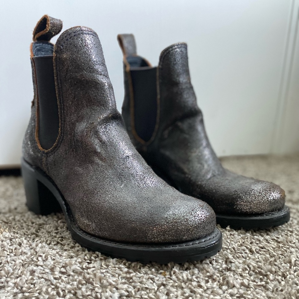 Frye Chelsea Boot - Gem
